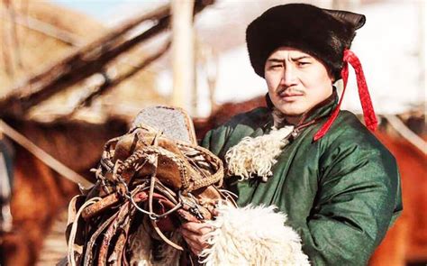 Itoim Г Эрдэнэбилэг Гэр бүлд дотно харилцаа дутагдсаныг яллагч кино харуулна