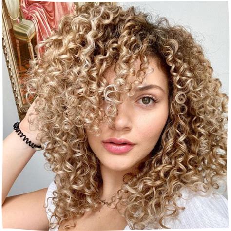 The Differences Between 3A 3B 3C Hair HairFlair Curly Hair Styles Haircuts For Curly