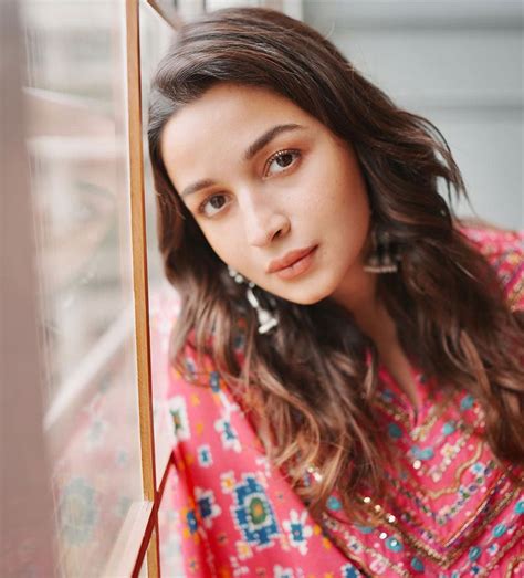 From Alia Bhatt to Samantha Ruth Prabhu, these are the 10 most popular female stars in India ...