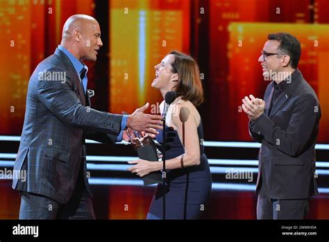 Dwayne Johnson Left Accepts The Award For Favorite Premium Series Actor From Molly Shannon And