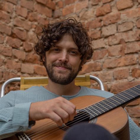 De Quem Você Lembra Ao Ouvir Essa Música Felicidade João Pernambuco Lupicínio Rodrigues