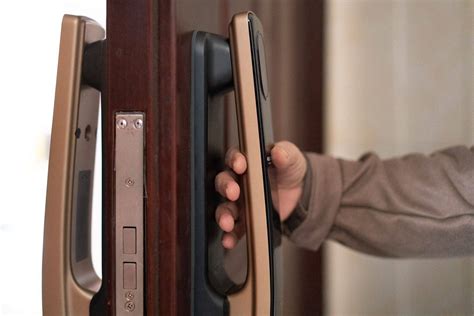 人老没指纹！指纹锁也不好用了？不妨来试试鹿客指静脉智能锁s50识别门锁密码区