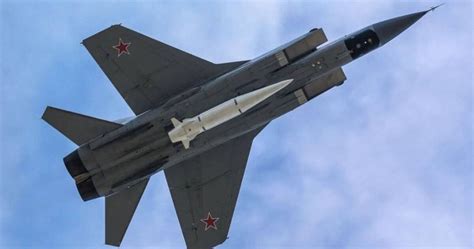 Mig 31 Foxhound Why Russias Super Interceptor That Can Shoot