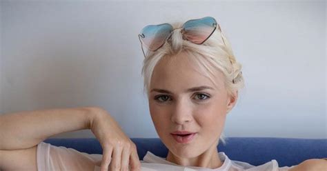 Lika Star Slečna Ktorá Pred Kamerou Srší Entuziazmom 32