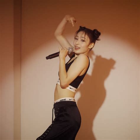 Thành Viên đàn Em Itzy Lộ Diện Với Visual Trưởng Thành Lạc Quẻ Cả Nhóm