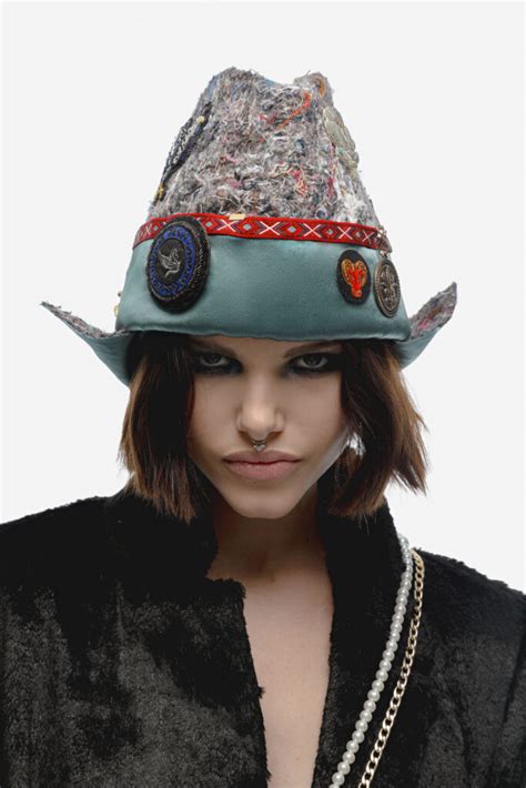 Шапка пилотка из валяной шерсти Polina Mircheva