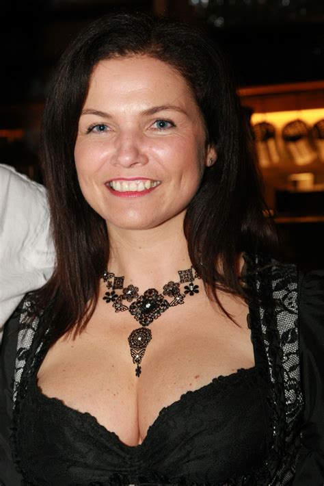 Milf Cleavage R1110asleepshower