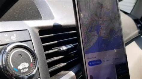 Moment adjustable car vent mount for Magsafe review - Pocketables