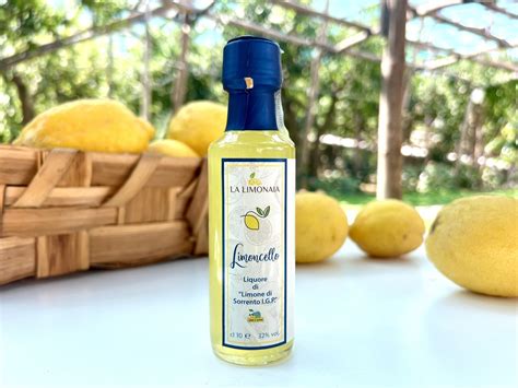 Limoncello Di Sorrento Igp In A 20 Cl Glass Bottle La Limonaia Shop