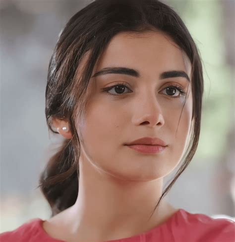 Turkish Actress Özge Yağız R Vindictaratecelebs