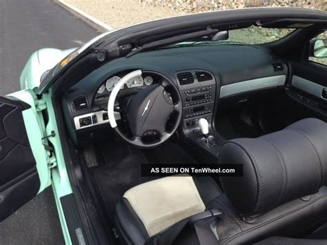 2004 Ford Thunderbird