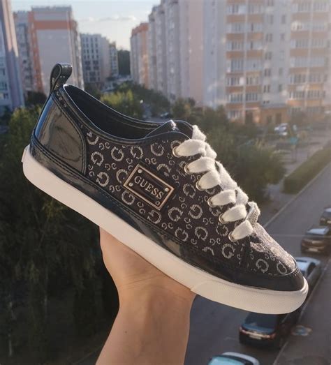 Оригінальні кеди Guess — ціна 1099 грн у каталозі Кеди Купити жіночі речі за доступною ціною на