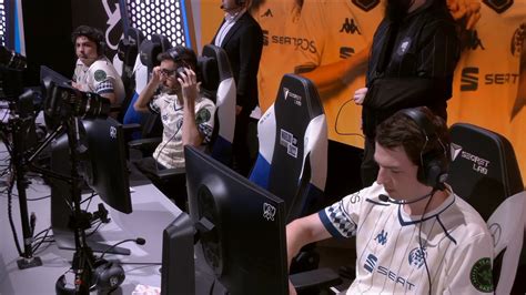 “several” Lol Worlds 2022 Players Fall Ill As Play In Stage Starts Dexerto Trendradars Uk