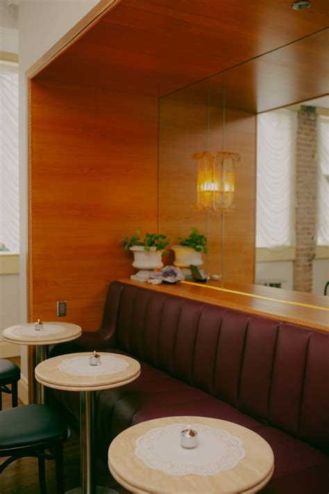 Spencer Sight Designs Kansas City Hotel Lobby Bar That Thrives On Drama