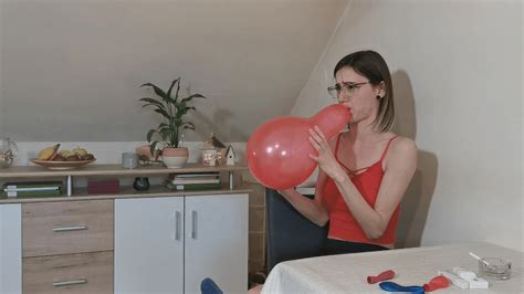 Smoker Vs Balloons Karatemistress Clips4sale