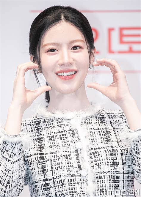 [포토] 고윤정 러블리 볼하트