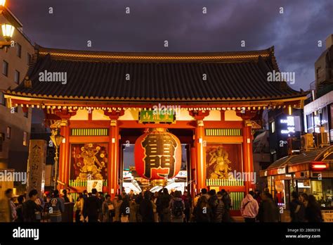 Japan Honshu Tokyo Asakusa Sensoji Temple Kaminarimon Gate