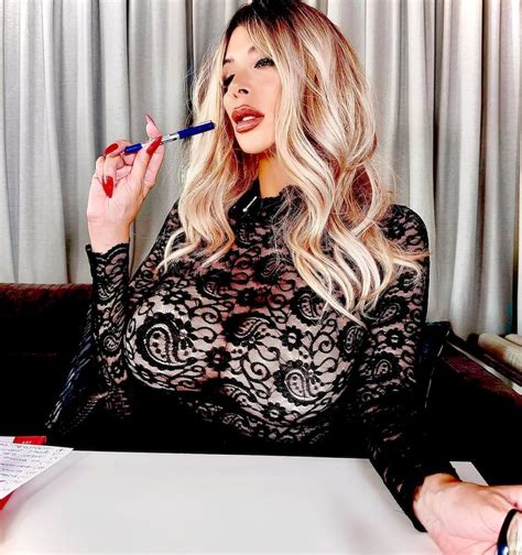 Sonia Grey Dalla Tv Ai Social Ecco Cosa Fa