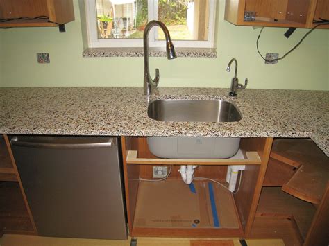 Расположение раковины на кухне 65 фото