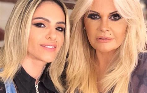 Namorada De Monique Evans Volta Cl Nica Psiqui Trica Ofuxico