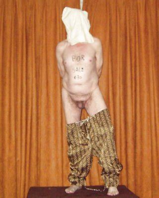 Sklavenmarkt Den öffentlichen Verkauf Eines Nackten Männlichen Sklaven Porno Bilder Sex Fotos