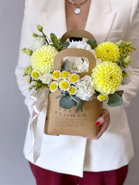 Сумочка Лето Купить он лайн в интернет магазине цветов Цветариус Цена 4 650 руб Артикул