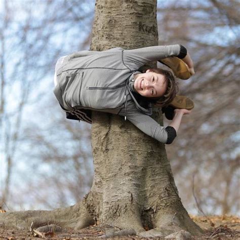 This American Contortionist Girl Is Ultra Flexible Pics Izispicy Com