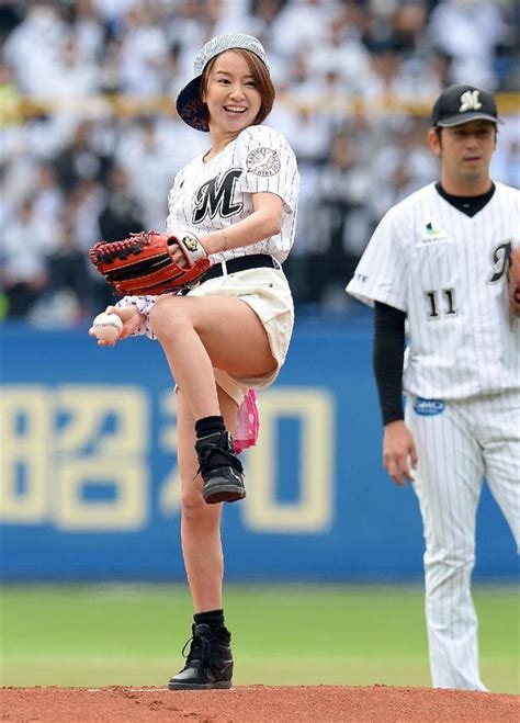 初体験に興奮「楽しかった」 鈴木亜美、qvcマリンの始球式に登板 読んで見フォト 産経フォト