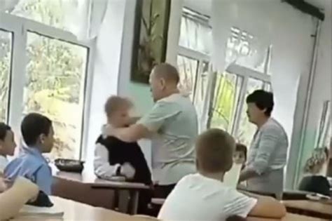 Видео с избиением мальчика учителем физкультуры в школе Владивостока попало в соцсети