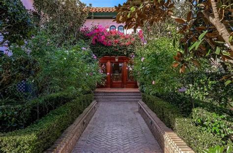 This Extraordinary La Jolla Home Offers A Unique Masterpiece By The Sea