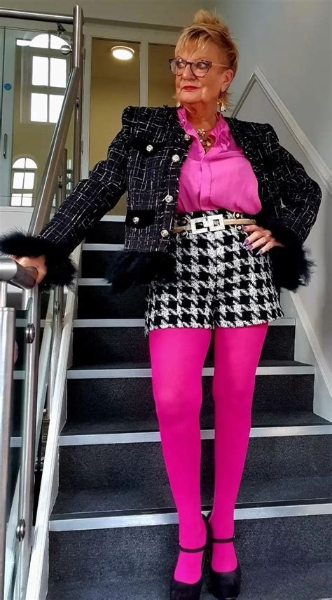 Pin Auf Dessins Femmes Fantastique In 2024 Hübsche Frau Kleidung Frau