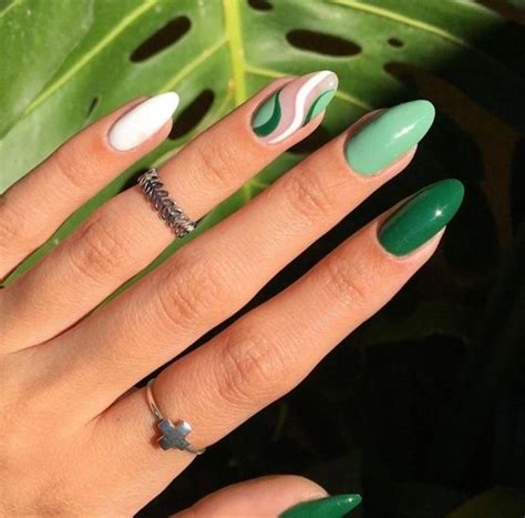 Зелений манікюр ТОП 15 найкрасивіших і найяскравіших дизайнів нігтів на літо 2023 Афіша Bigmir Net