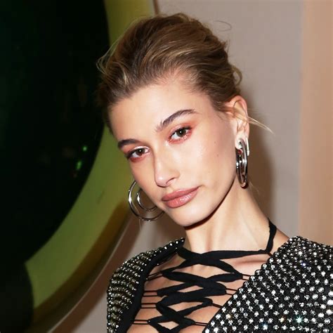 Hailey Bieber Brings Back The ‘no Pants Trend With An Oversized