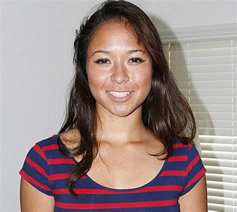 Janelle James Biographywiki Age Height Career Photos And More