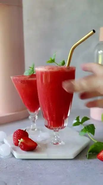 Strawberry Daiquiri Mocktail