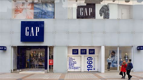 Inside Gap Inc S 20 Year Struggle To Revive Its Namesake Brand Bof