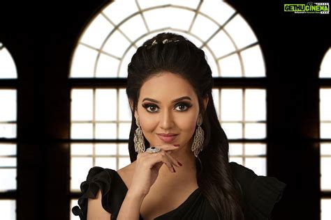 Vidhya Instagram 🤍🖤🤍 📸 Imichael1 Mua Sikshamua Ziquesalonspa Costume Suhanyalingamdesign