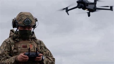 Нацгвардійці дроном атакували піхоту росіян Кадри операції Читайте на Ukr Net