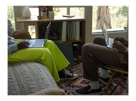 Microsoft Surface Laptop Go Shi