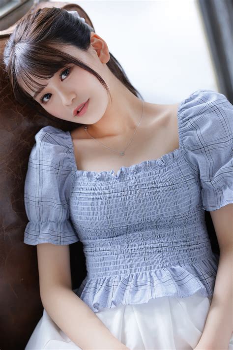 9月出道新人女優杏小戀（杏ここ），清純巨乳蘿莉放棄偶像夢決意拍av Beautywiki