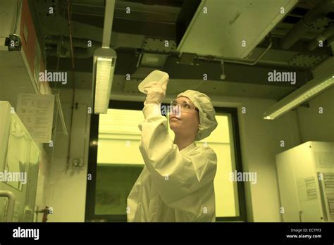 Scientist In A Clean Room Hi Res Stock Photography And Images Alamy
