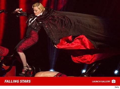 Danny DeVito S Scary Trip And Fall During Press Conference For Dumbo