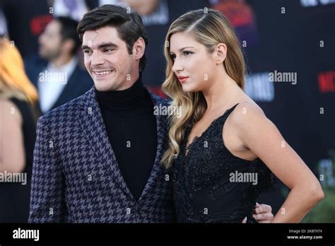 Rj Mitte Girlfriend