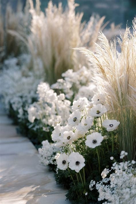 20 All White Garden Ideas White Gardens Garden Inspiration Flower Garden