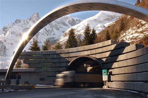 Mont Blanc Tunnel Traffic Road Conditions And Mont Blanc Tunnel