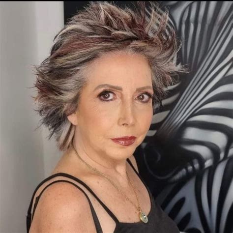 Dina Lavi On Threads