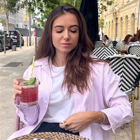 𝘓𝘢𝘶𝘳𝘢 Laurapinos • Threads Say More