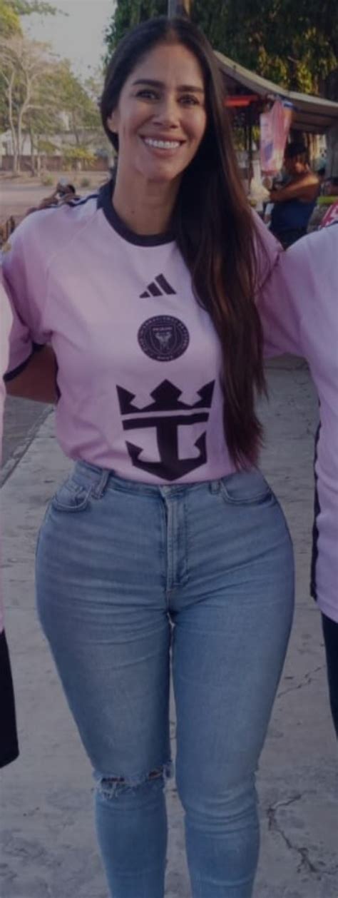 Sofía Yunes Y Sus Espectaculares Caderas Rsofiayuness