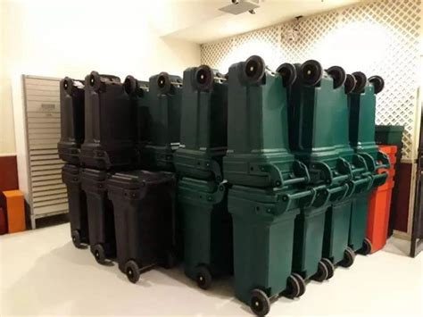 Rolling Bin Furniture And Home Living Gardening Gardening Tools And Ornaments On Carousell