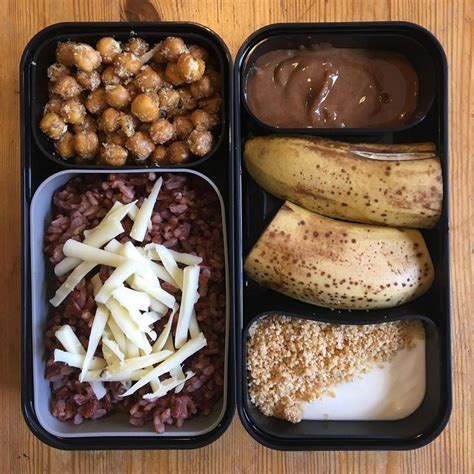 Red Rice With Roasted Chickpeas And Banana